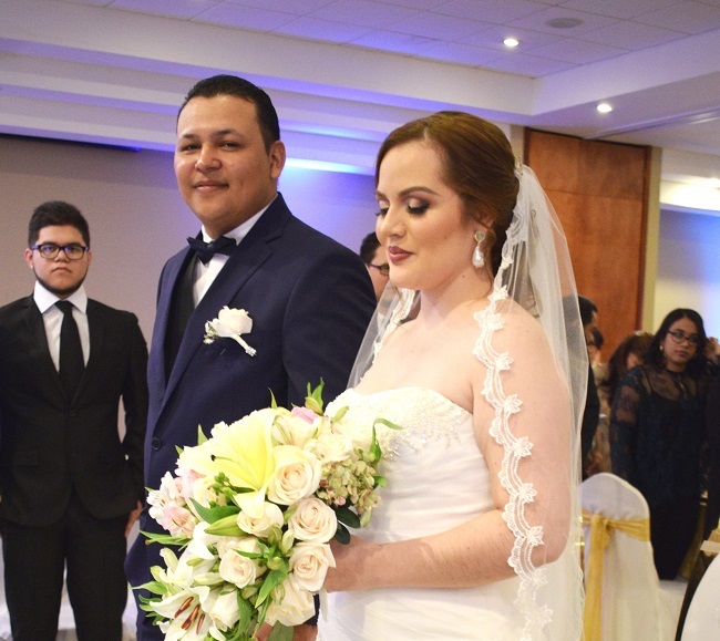 Grace y Lester…una boda íntima y llena de encanto - eldiario.hn