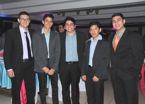 Los XV años de Valeria Isabel Luna - eldiario.hn