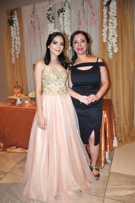 Valeria Sofía Torres en sus XV Años - eldiario.hn