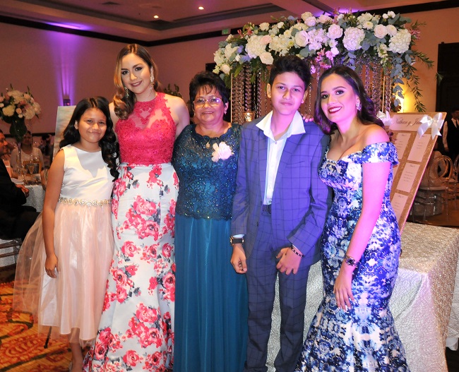 La boda de Nathan y Julia… El primer, gran y último amor - eldiario.hn