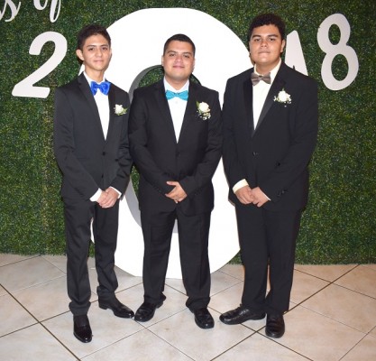 Graduados de la Escuela Gran Comisión sonríen al éxito - eldiario.hn