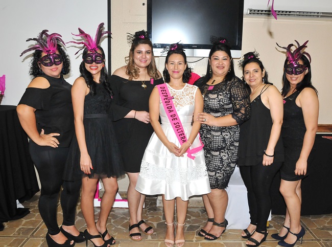 Enesly despide su soltería entre amigas y colegas - eldiario.hn