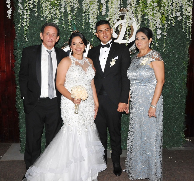 La boda de Mariely y Douglas: dos almas gemelas seguras de que el ...