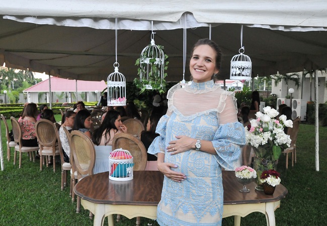 Una tarde de té francesa celebrando la llegada de Luciana - eldiario.hn