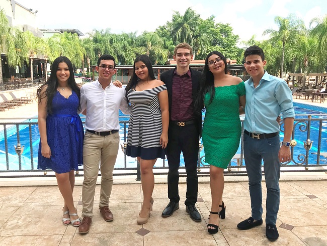 Seniors de la Shaday School en la recta final - eldiario.hn