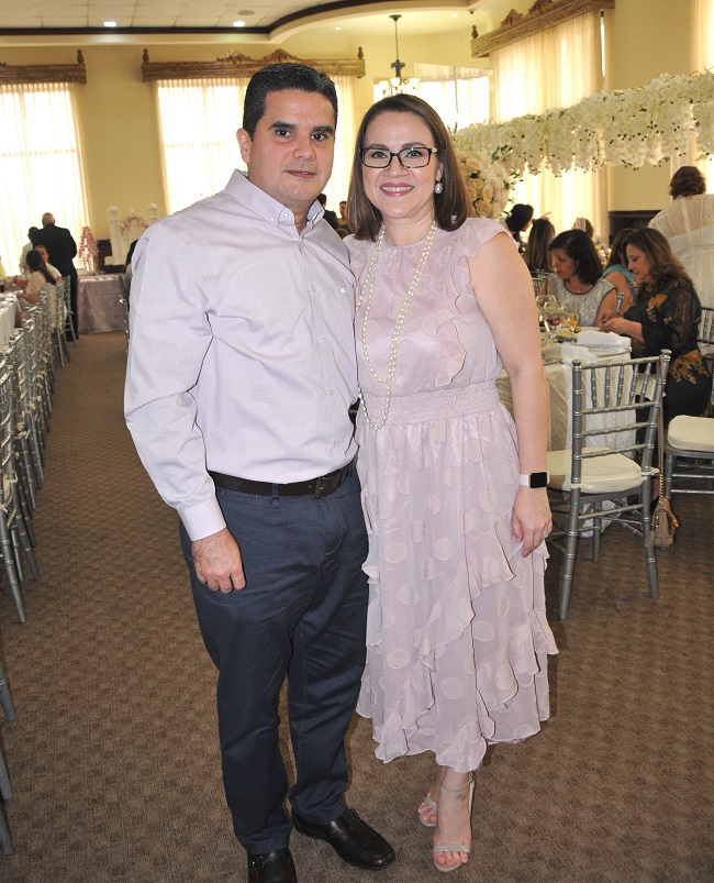 El bautizo de Valentina Orellana Kafati - eldiario.hn