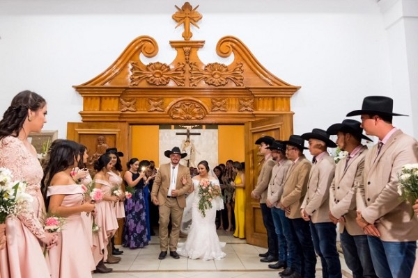 El “Sí, quiero” de Eliu y Kibissay…La pasión de ambos en una fiesta de ...