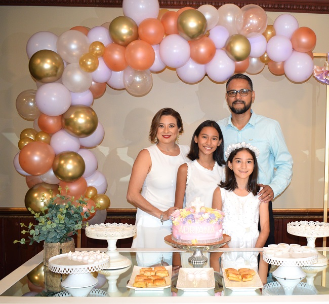 La primera comunión de Adriana María - eldiario.hn