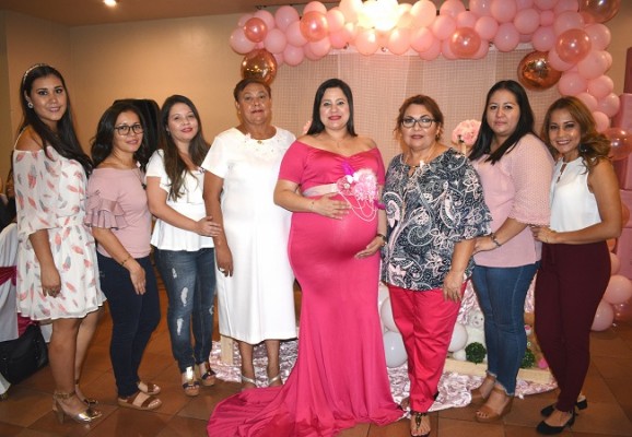 Un baby shower sorpresa para Abby - eldiario.hn
