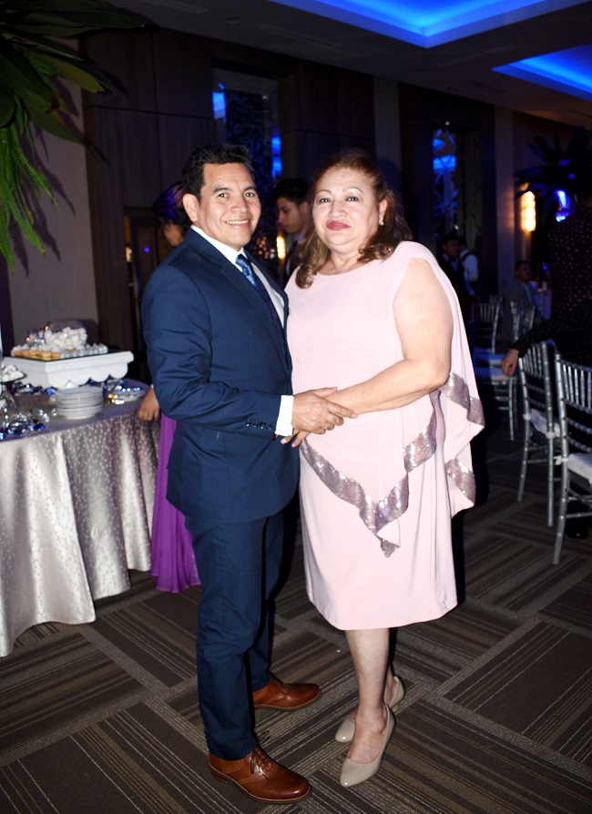 Fiesta carnaval en las bodas de plata Cardona-Rápalo - eldiario.hn