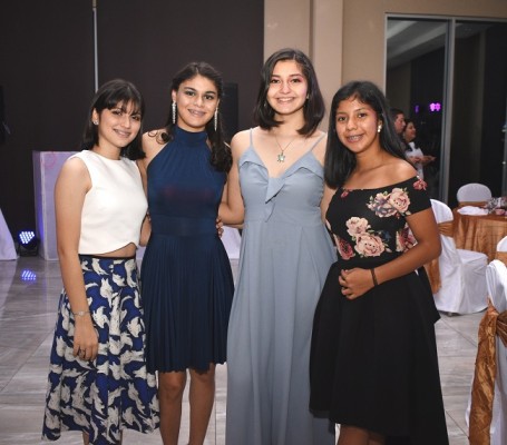 La dulzura de una hermosa quinceañera - eldiario.hn