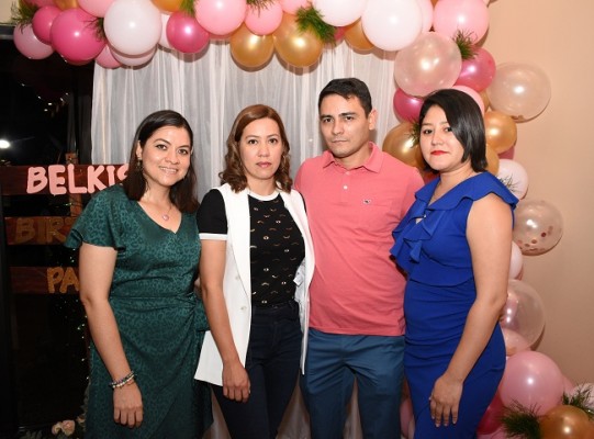 ¡Sorpresa! Celebrando el cumpleaños de Belkis Carolina - eldiario.hn