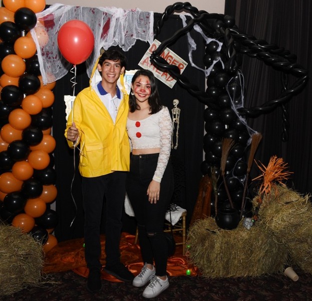 ¡Así celebraron su Halloween Party los seniors de la EIS 2020 ...