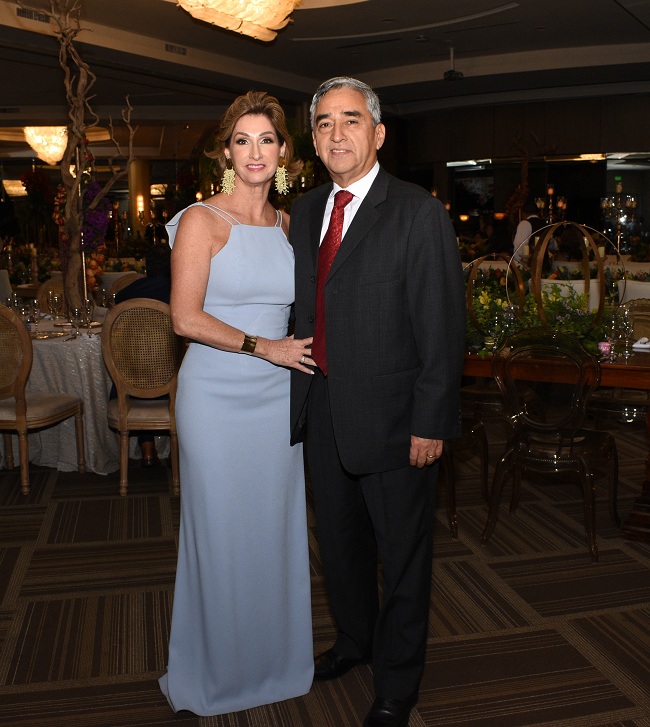 Rebecca y Constantino: un enlace de inspiración medieval con estilo ...