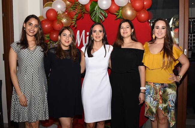 Creatividad italiana en la despedida de soltera de Mirna Pelucchi ...