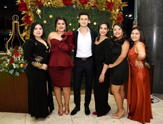 Banrural despide el año con alegre y elegante fiesta - eldiario.hn