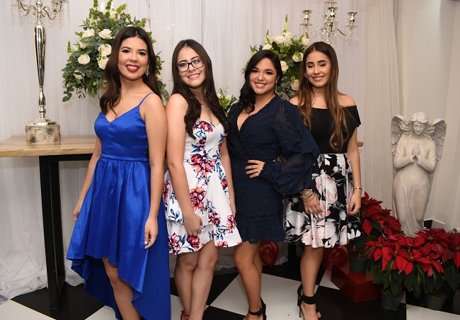 Christmas Dinner para los Seniors XX de la SERÁN School - eldiario.hn