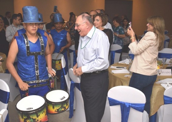 Al ritmo de batucada celebran el natalicio del Dr. Fuad Handal ...