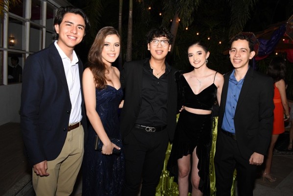 Los Seniors XX de la EIS y su inolvidable noche arábiga - eldiario.hn