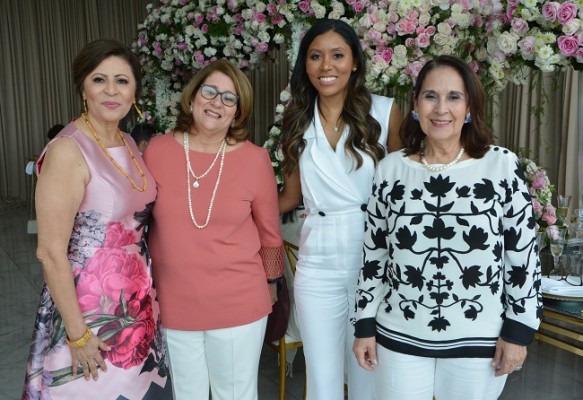 Hermosos detalles en el bautizo de Ivanna María Handal - eldiario.hn