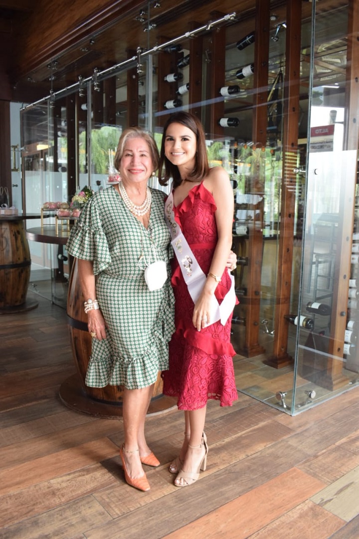 Festejo prenupcial en honor a Elena María Flores Gómez - eldiario.hn