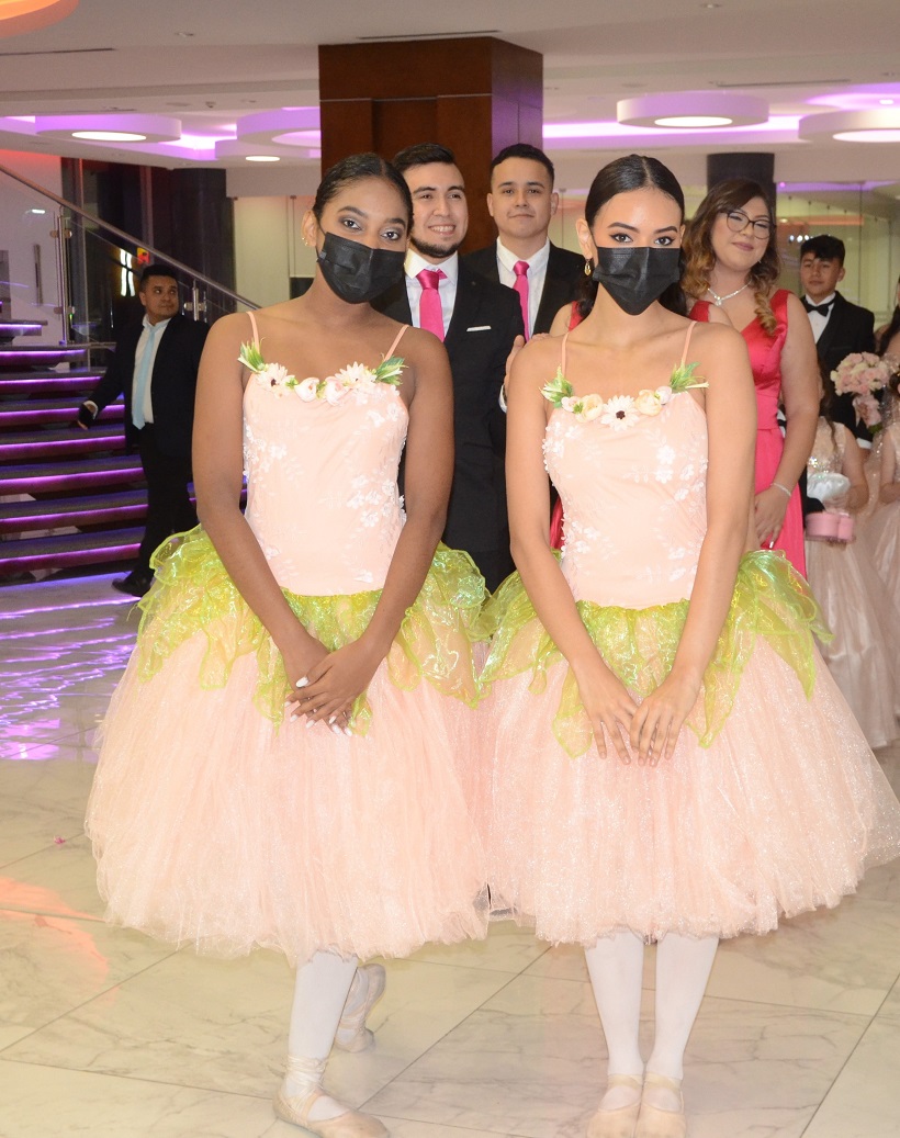 La inolvidable fiesta de XV años en honor Lincy Acosta - eldiario.hn