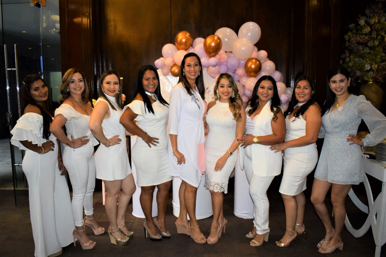 Un alegre baby shower para la tercera princesa de Kenia Grande ...