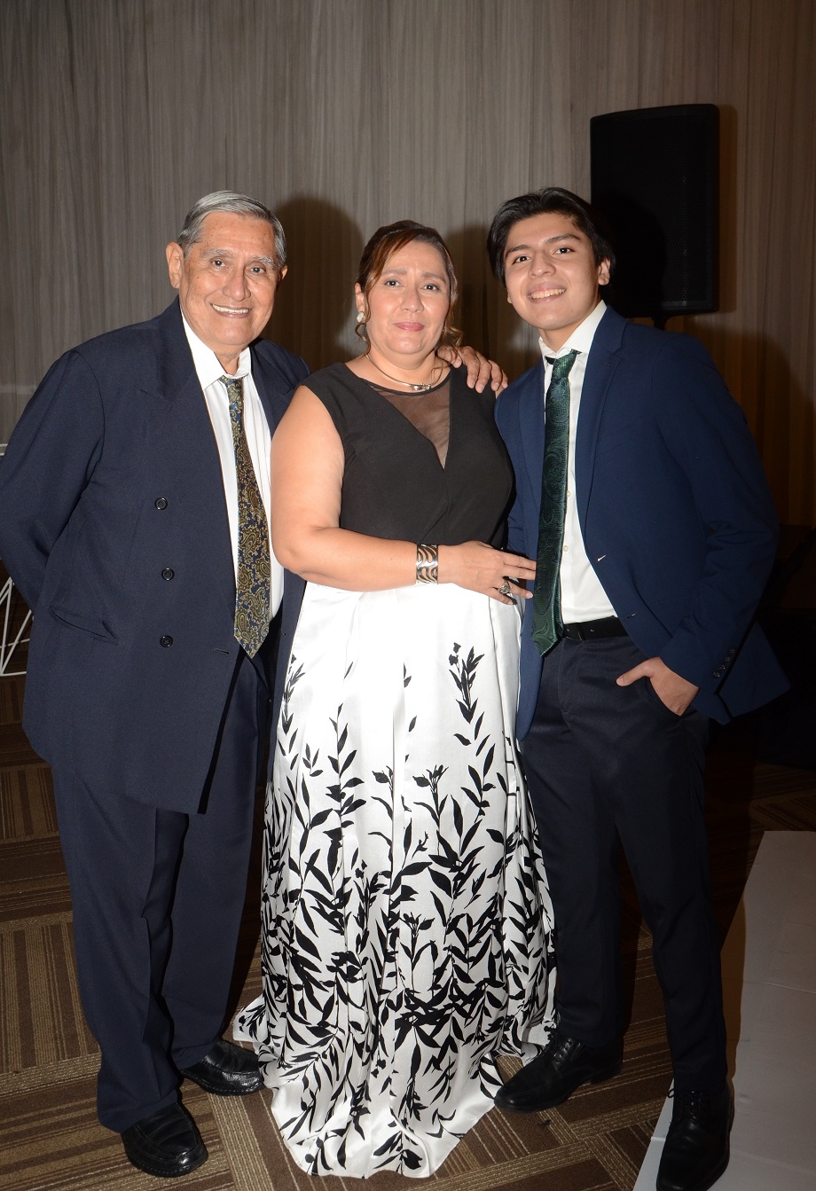 La romántica boda de Héctor Solís y Aimee Hernández | eldiario.hn