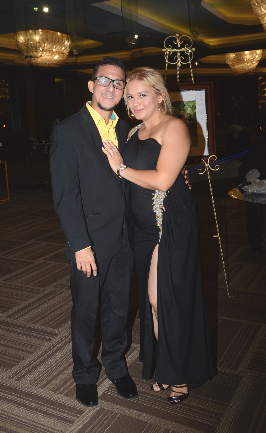 La romántica boda de Héctor Solís y Aimee Hernández | eldiario.hn