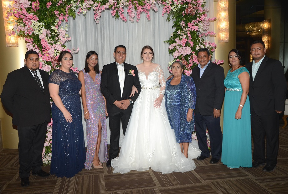 La romántica boda de Héctor Solís y Aimee Hernández - eldiario.hn