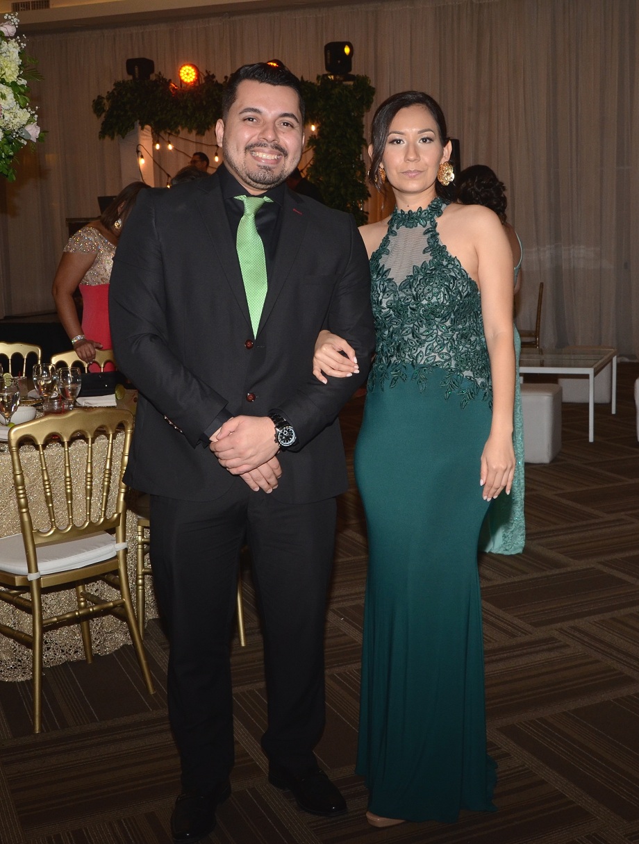 La romántica boda de Héctor Solís y Aimee Hernández - eldiario.hn