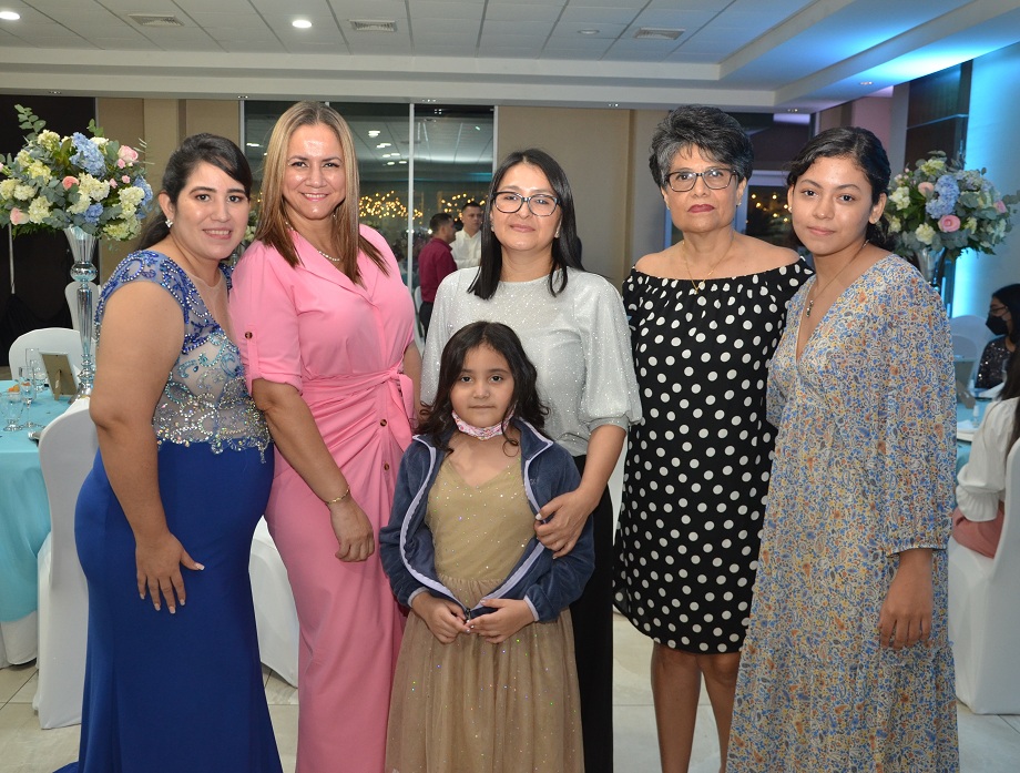 Laura Ester…una quinceañera muy especial - eldiario.hn