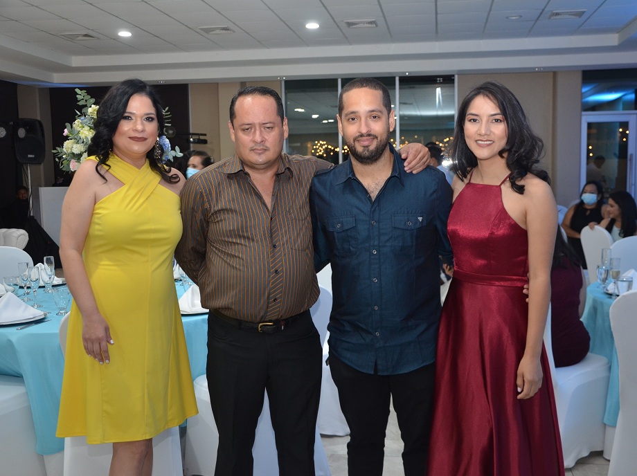 Laura Ester…una quinceañera muy especial - eldiario.hn