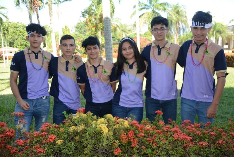 Seniors 2023 de Fundación Mhotivo y su entrada triunfal | eldiario.hn