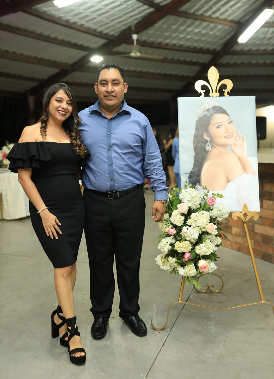 La noche mágica para Ana Marilyn Bustillo en sus XV años - eldiario.hn