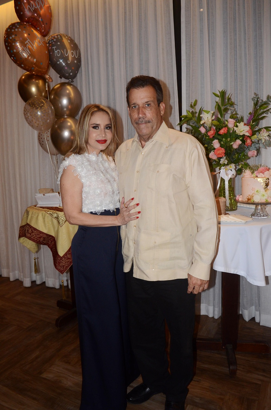 Celebrando el cumpleaños de Doris de Barrosse - eldiario.hn