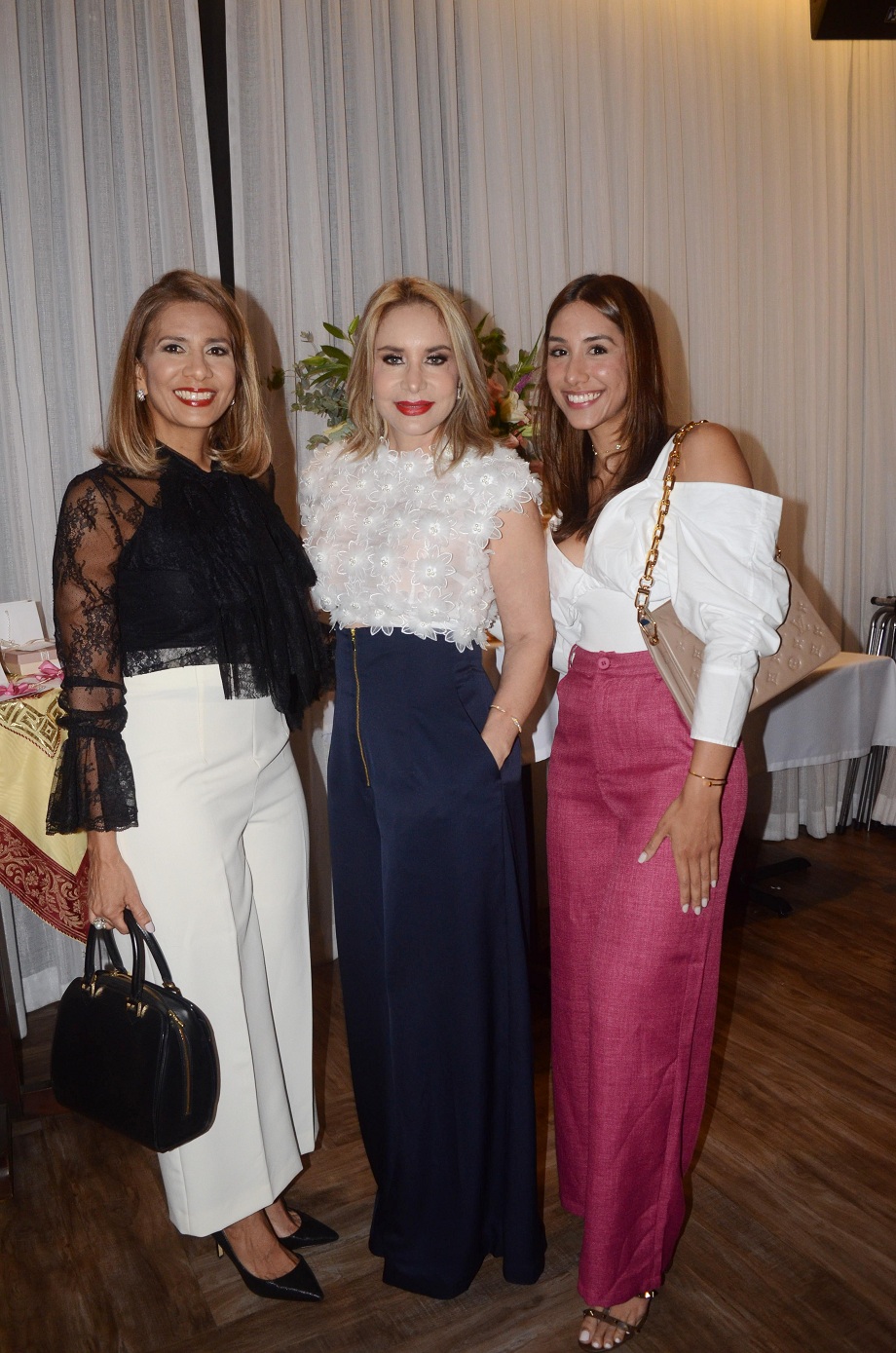 Celebrando el cumpleaños de Doris de Barrosse - eldiario.hn