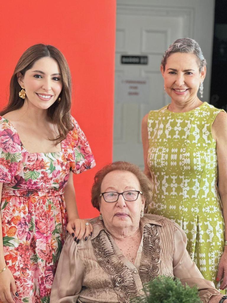 Rebecca López Fiszman y su Bridal Shower de inspiración otoñal navideño ...