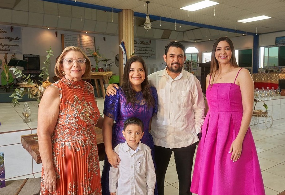Marcia Rojas presenta el libro “Toda tú eres hermosa”, dirigido a ...
