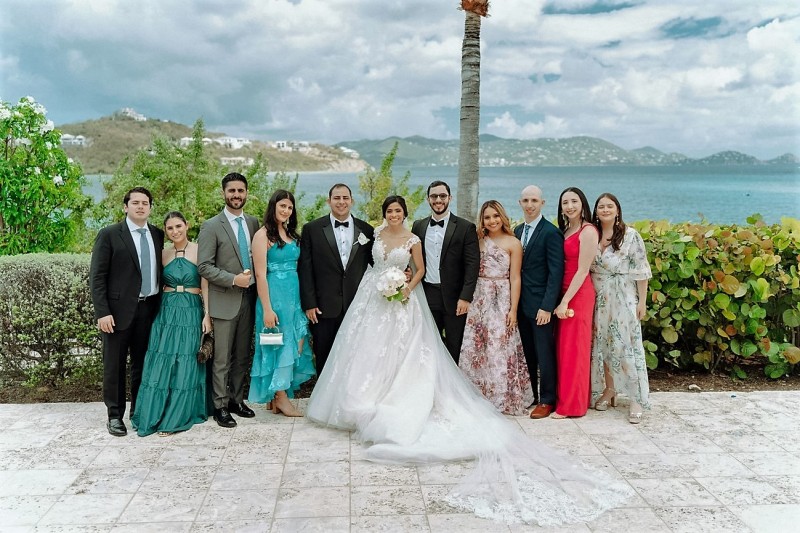 Víctor Bendeck y Brenda Palada celebran su boda a bordo de un crucero ...