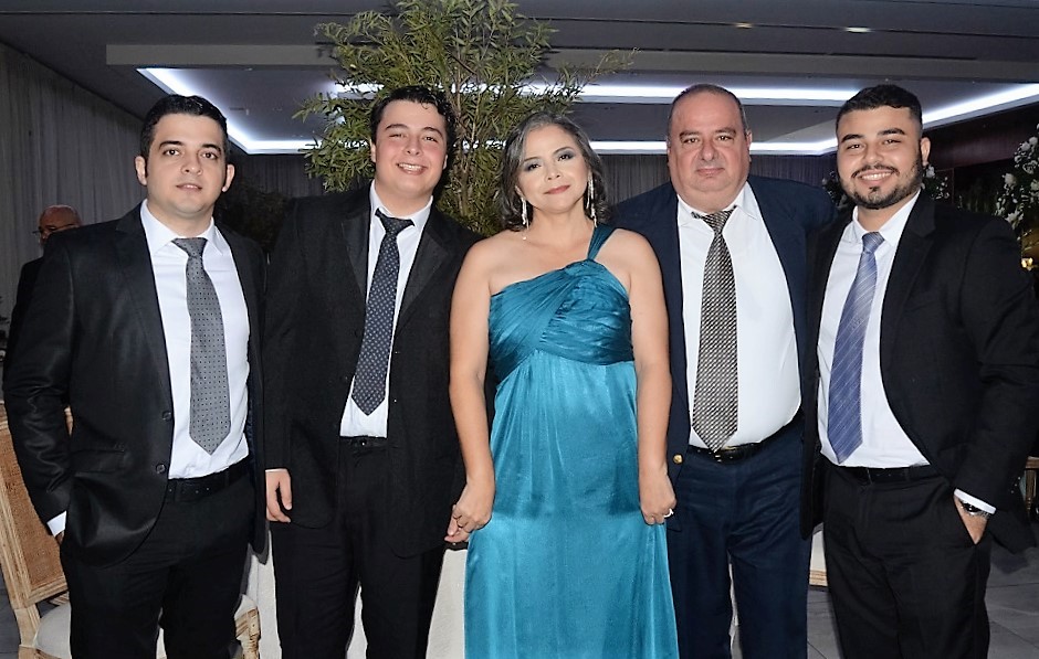 Plenos de amor y felicidad contraen nupcias Faris Bandy y Alejandra ...