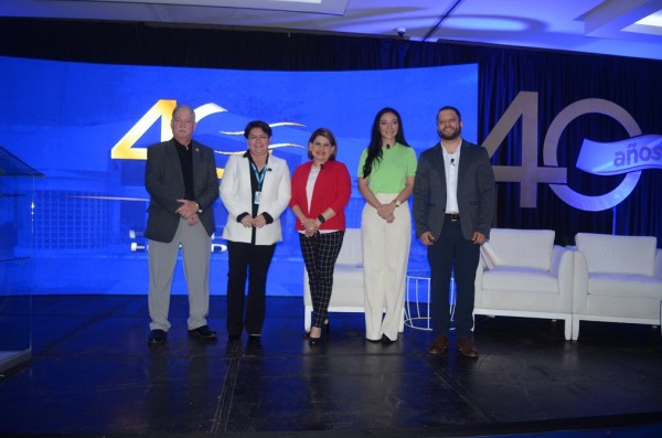 Funadeh presenta el Foro 40: estrategias para el desarrollo sostenible ...
