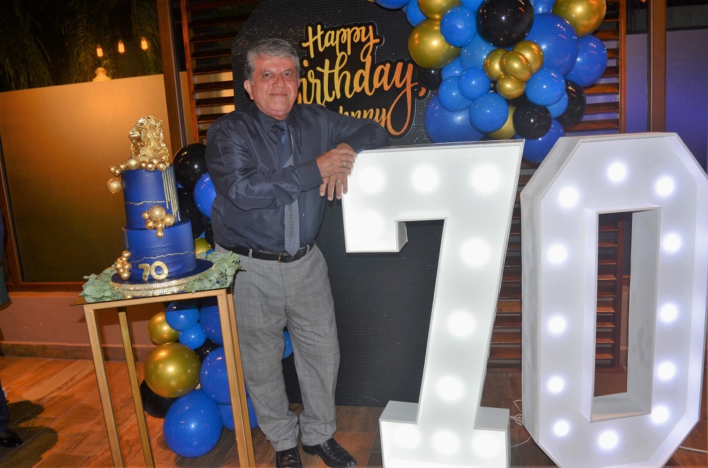Inolvidable celebración de cumpleaños de Johnny Velásquez - eldiario.hn
