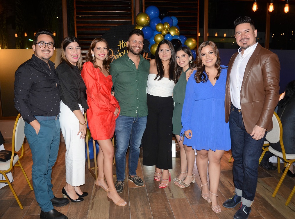 Inolvidable celebración de cumpleaños de Johnny Velásquez - eldiario.hn