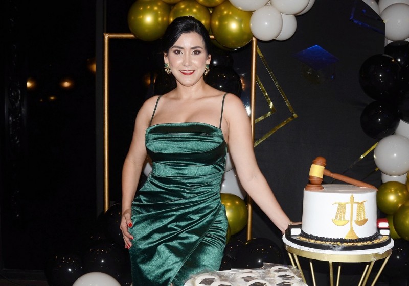 Fiesta de graduación en honor a Julissa Castellanos - eldiario.hn