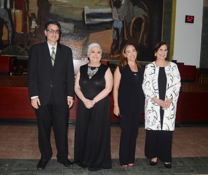 Expoventa “El Arte y La Paz en Honduras” y homenaje a María Eugenia de ...