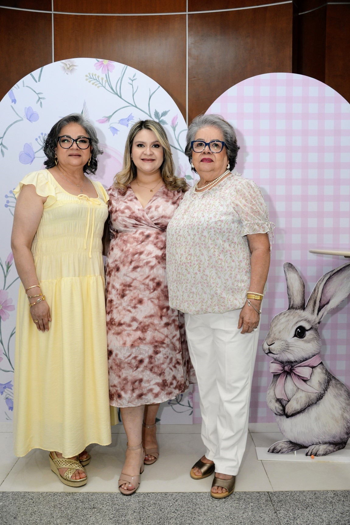 Debbie González protagoniza un encantador baby shower en honor a la ...